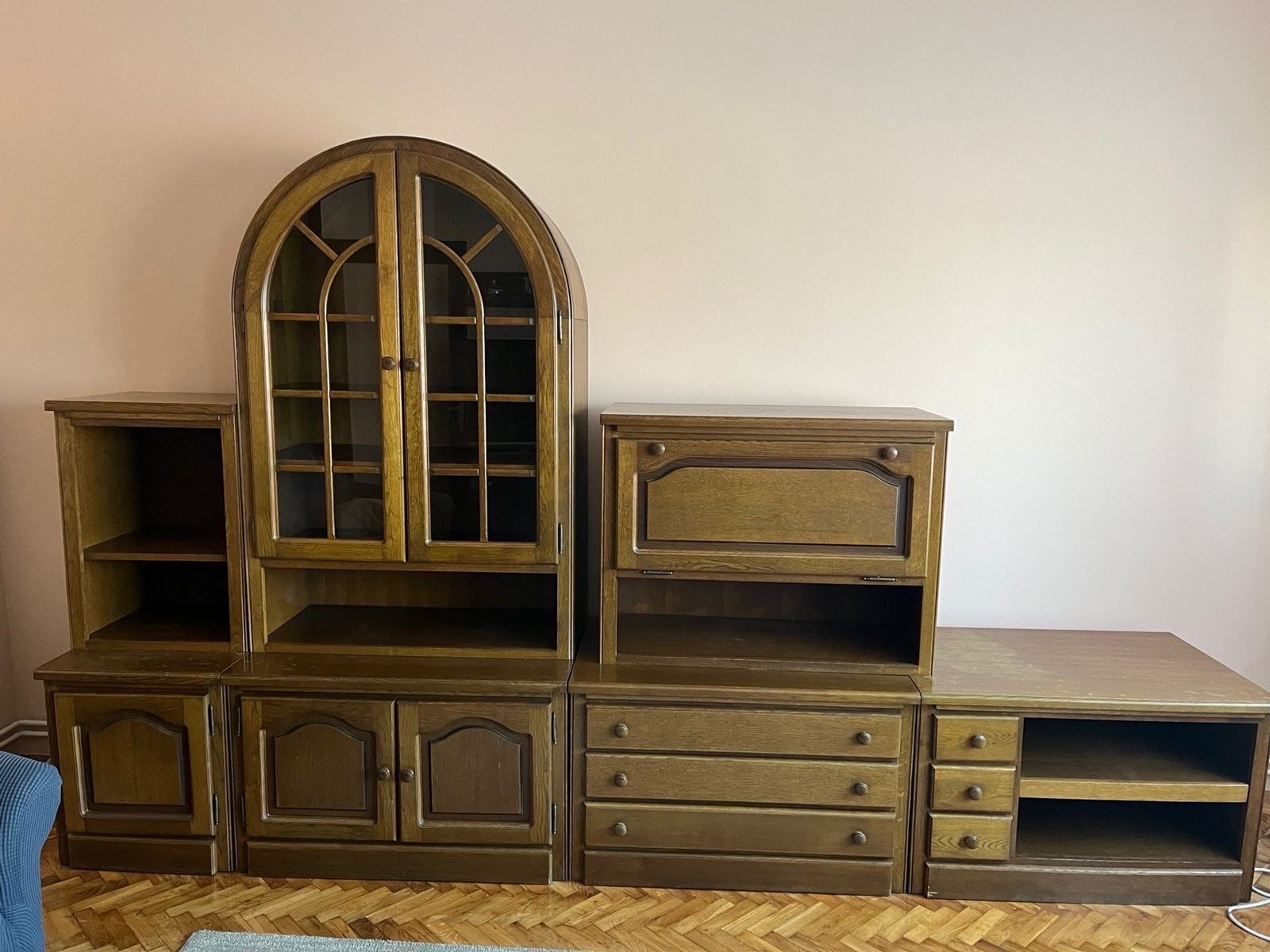 Drveni regal*hrast masivni*drveni stolić*trosjed*dvosjed*fotelja