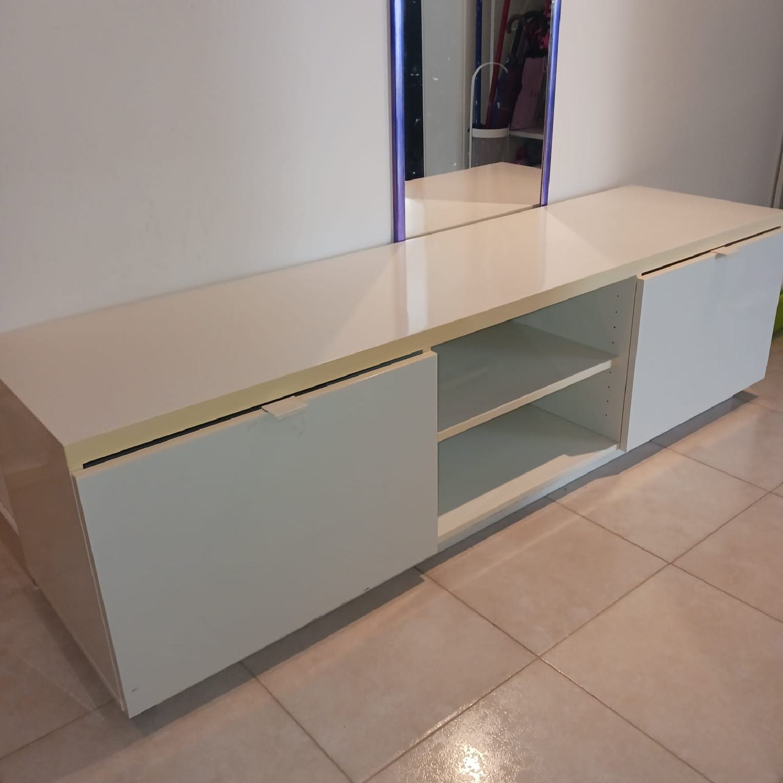 Komoda - ormarić za TV - dnevni boravak