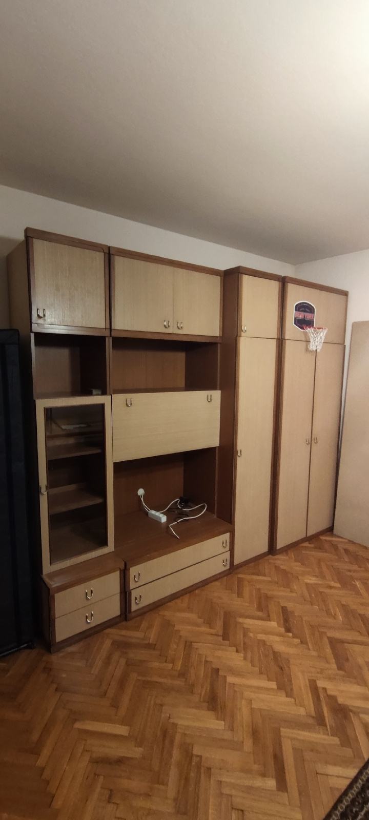 Ormar i regal za dnevnu sobu