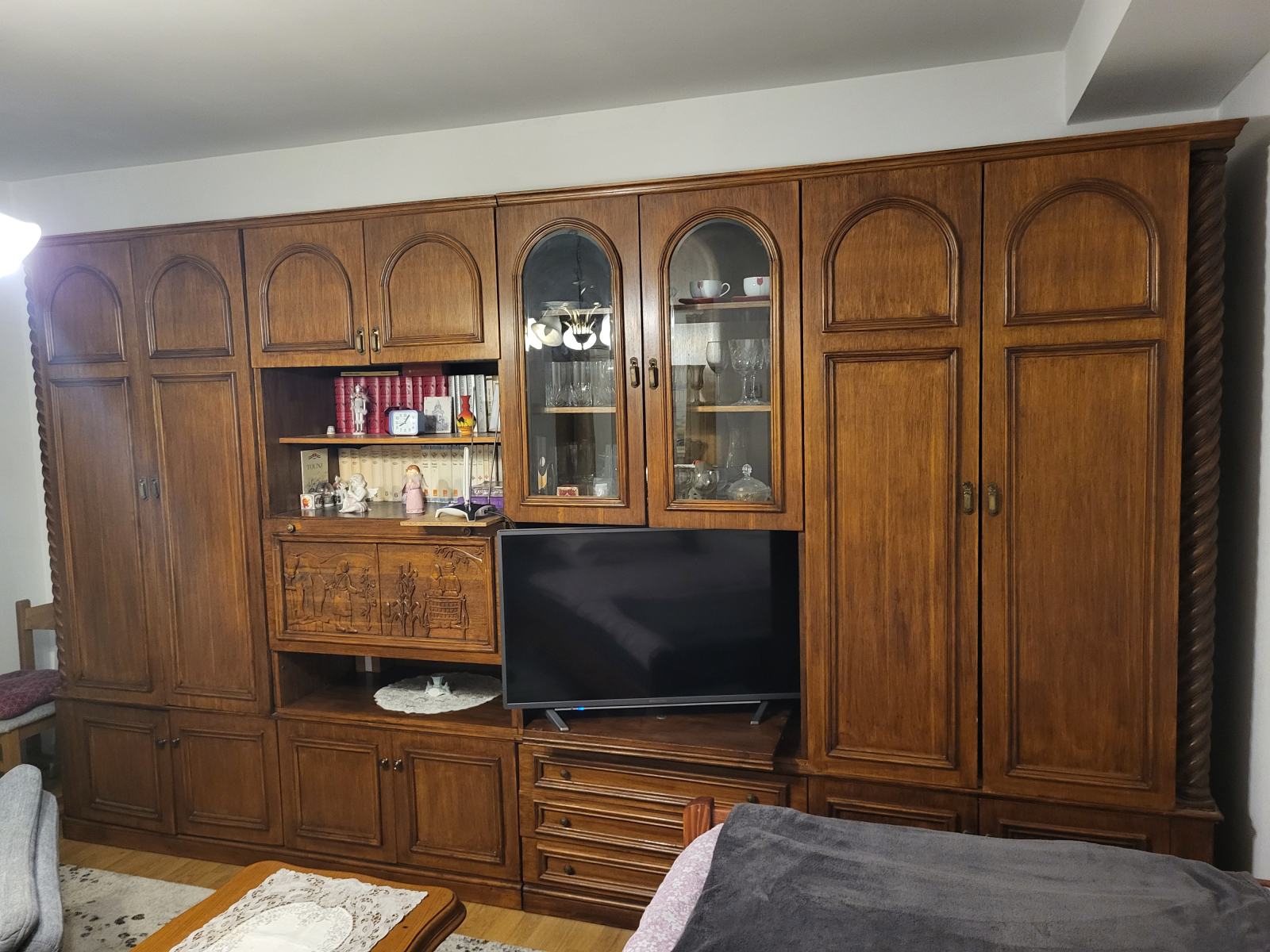 Poklanjam regal starinski drveni, Novi Zagreb