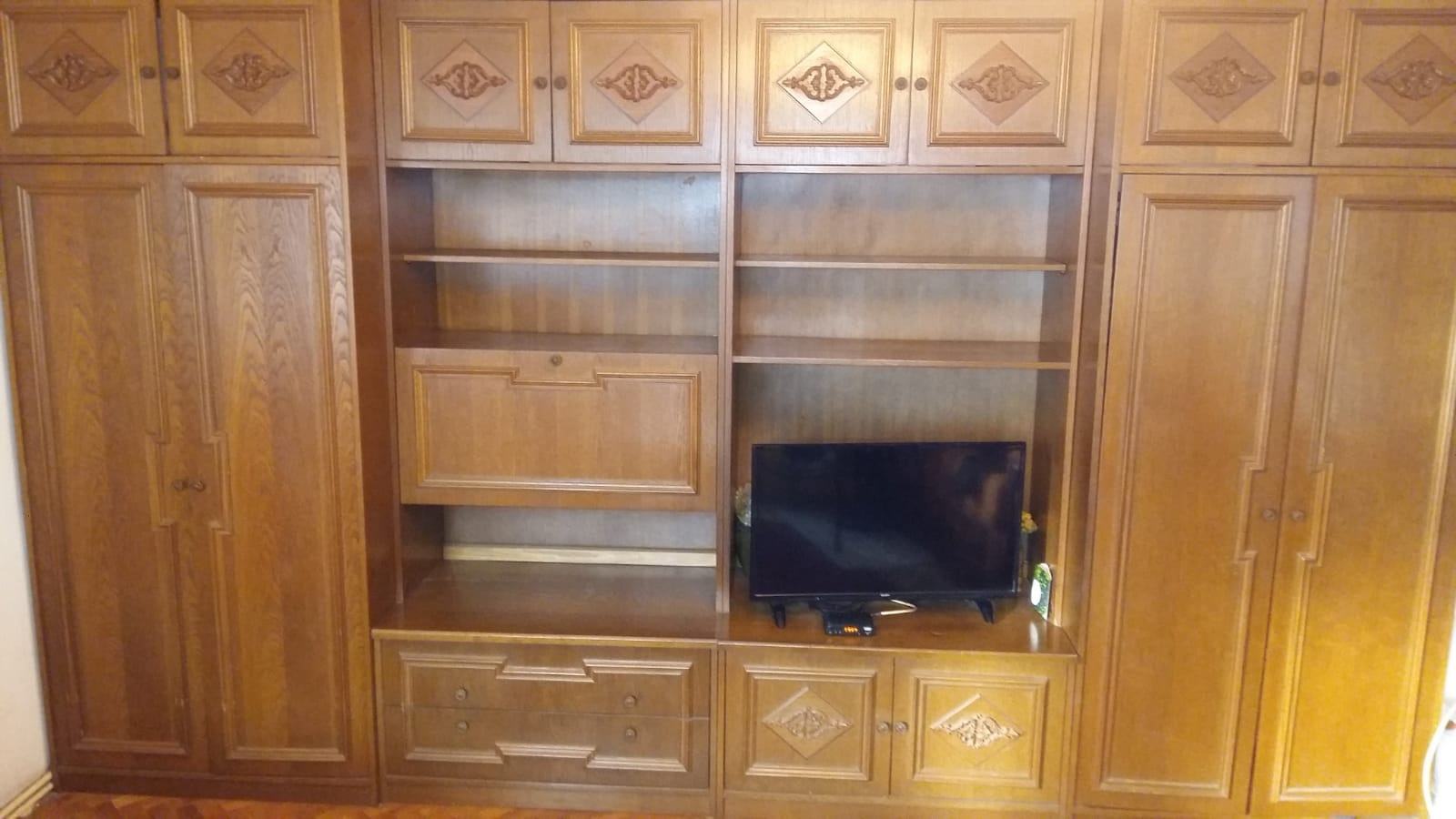 POKLANJAM REGAL i 2 ORMARA