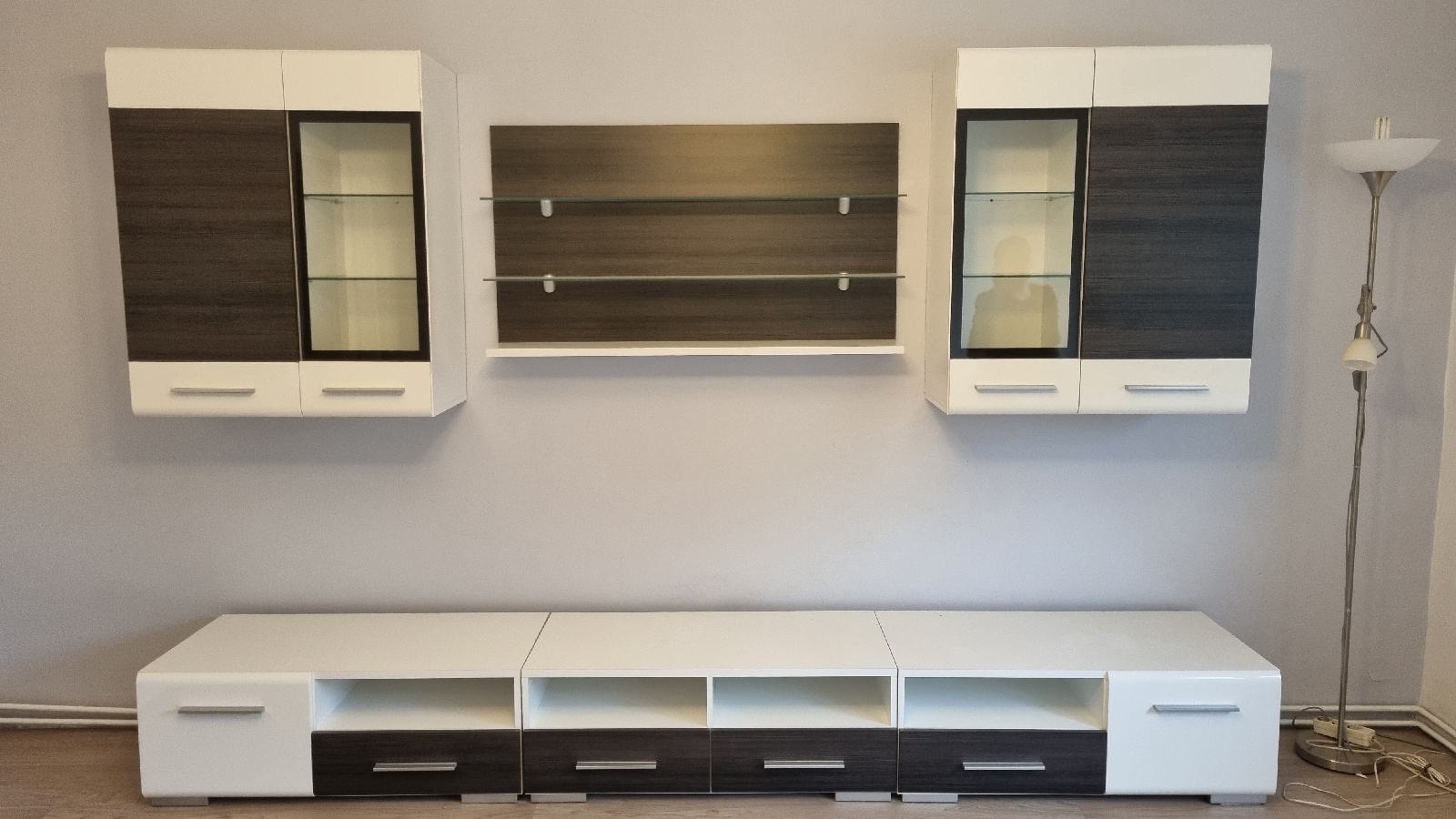 Regal za dnevni boravak