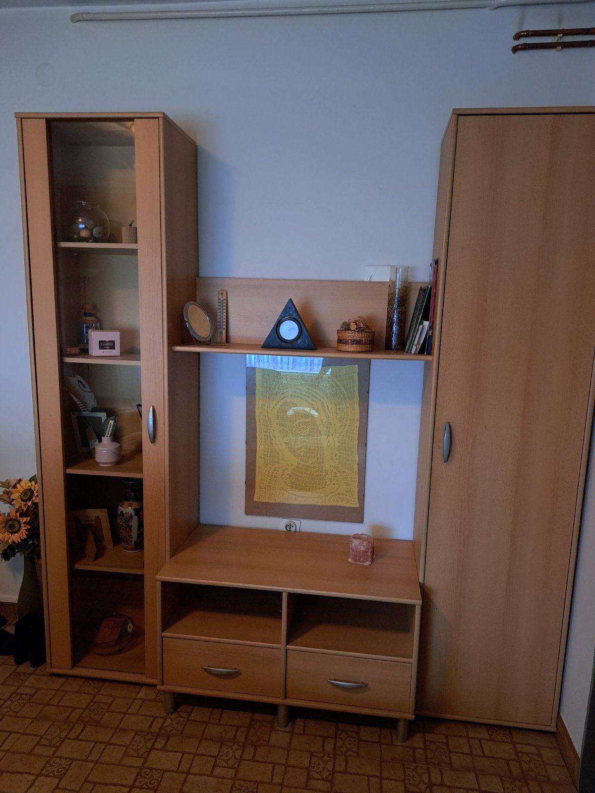 HITNO regal za dnevni boravak