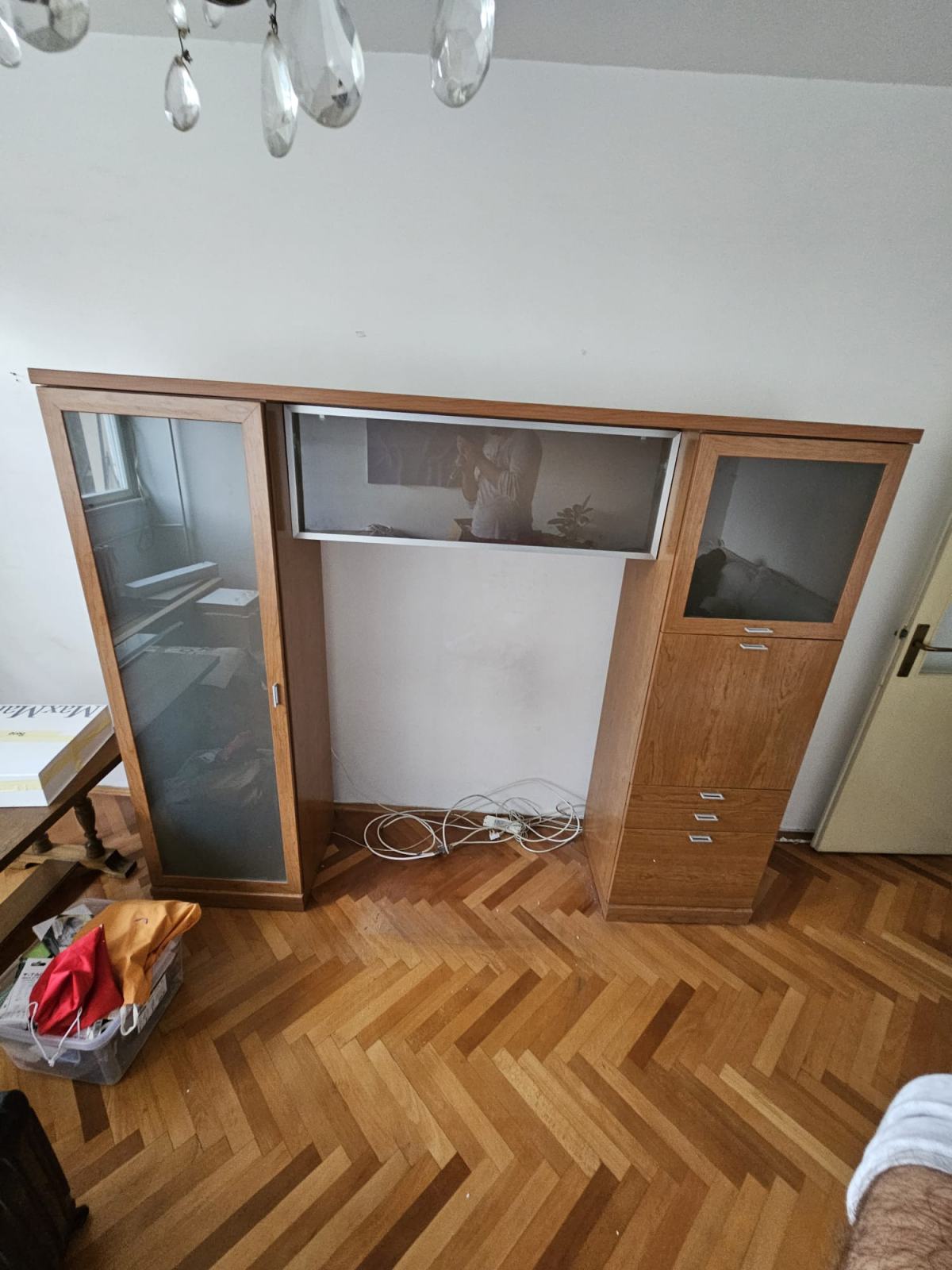 Regal za dnevni boravak