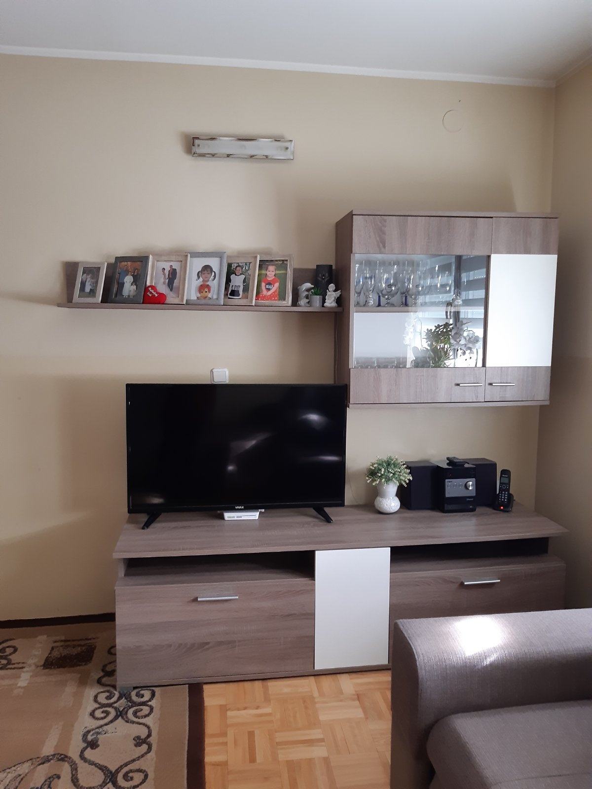 Regal za dnevni boravak