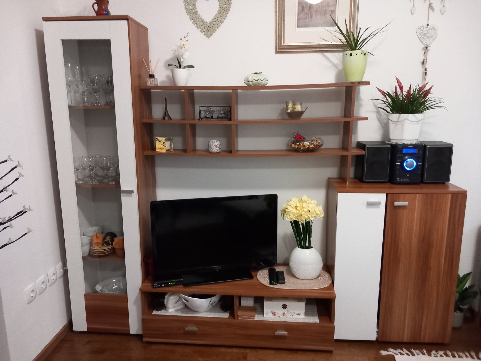 Regal za dnevni boravak