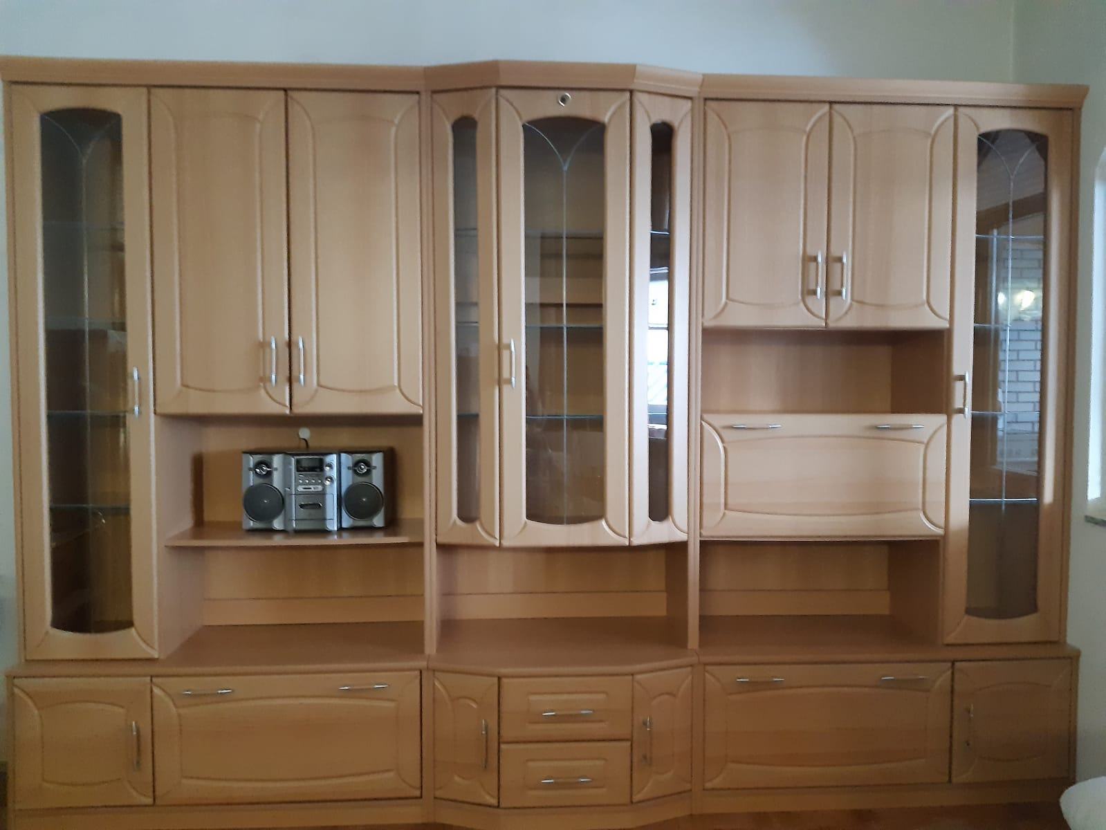 REGAL ZA DNEVNI BORAVAK - HITNO PRODAJEM!!