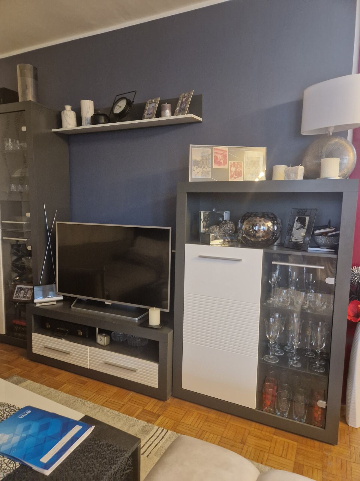 Regal za dnevni boravak