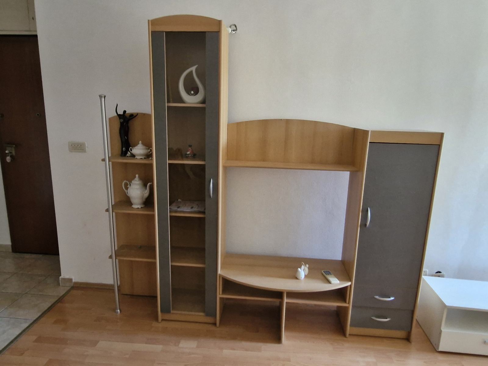 Regal za dnevni boravak