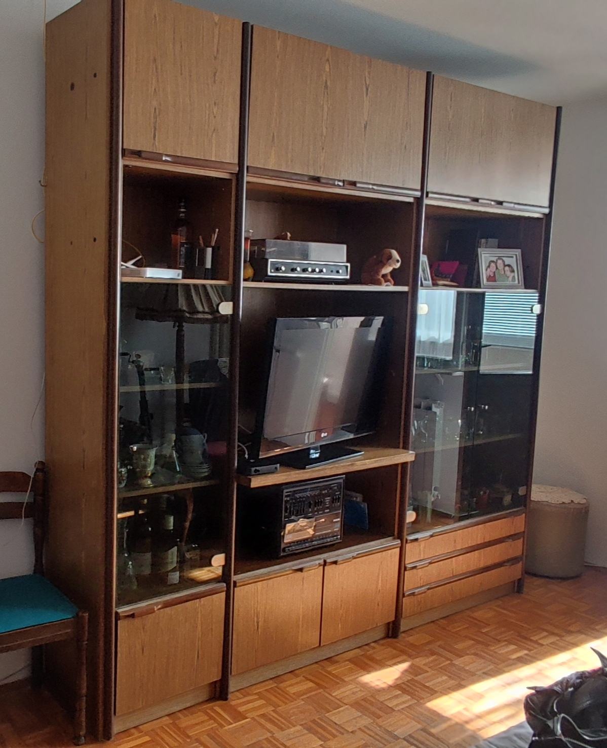 Regal + garderobni ormar komplet