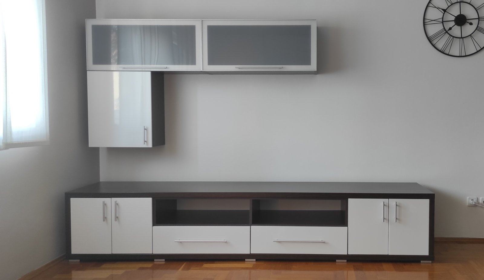 Regal za dnevni boravak