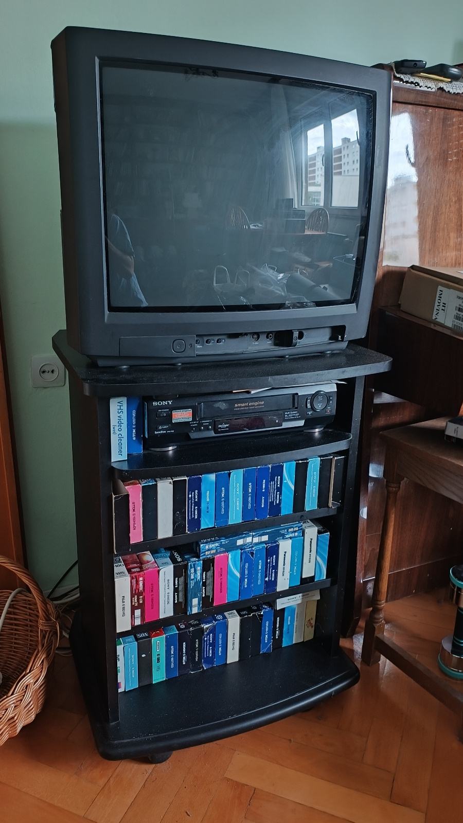 Stalaža za televizor