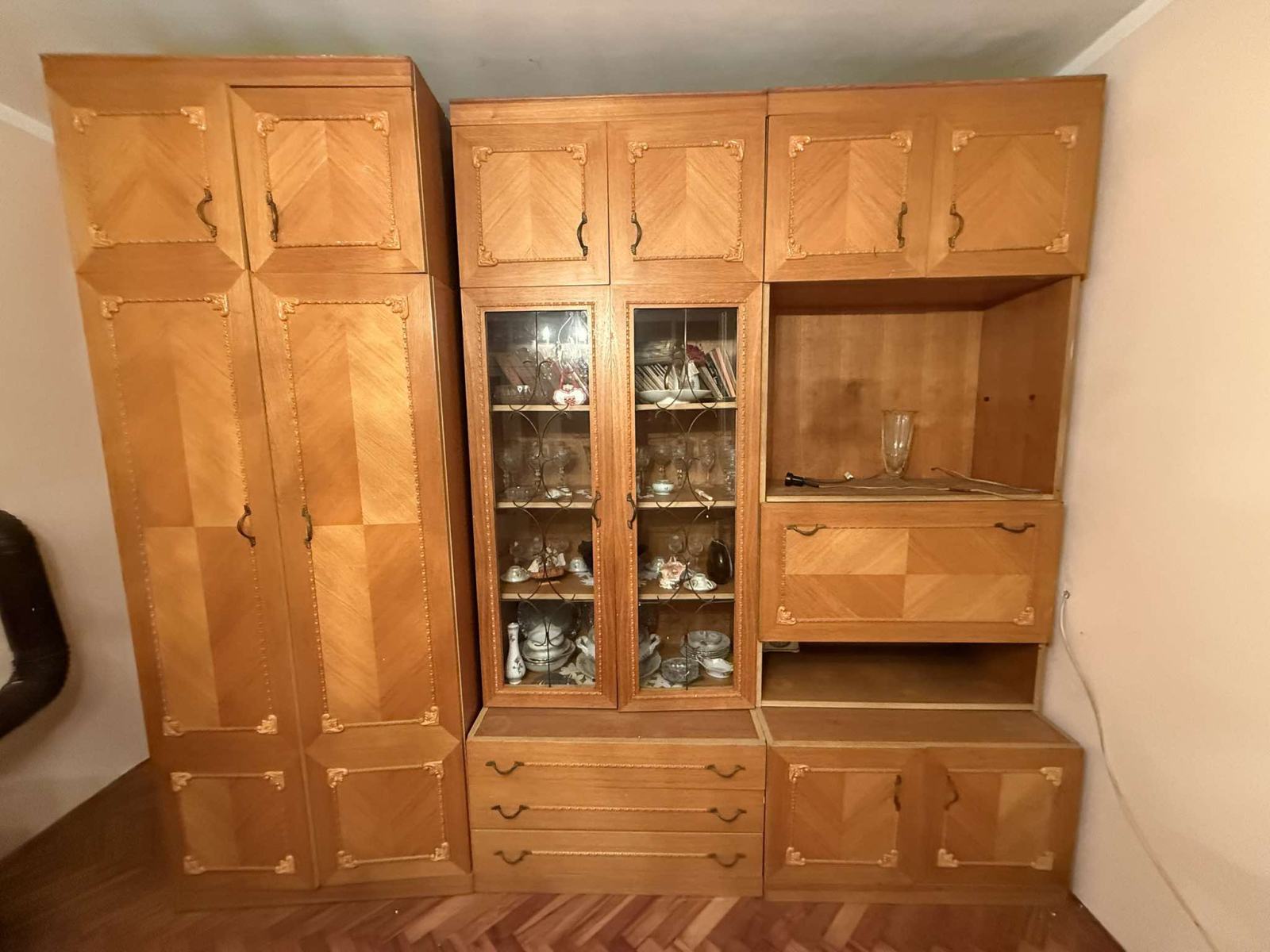 Vintage ormar i komoda