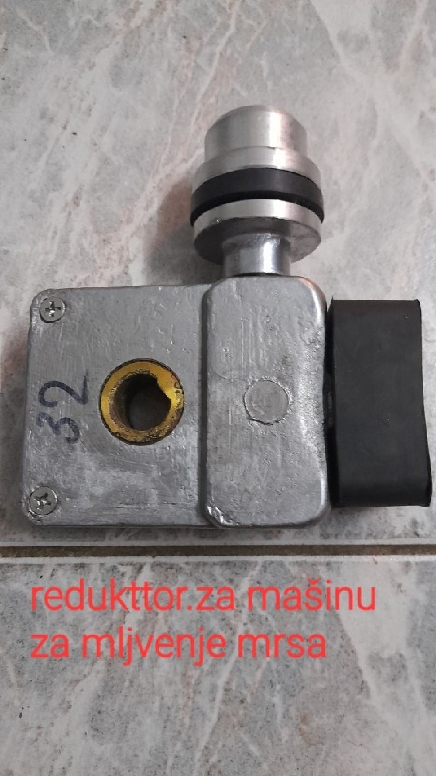reduktor za mašinu za mljevenje