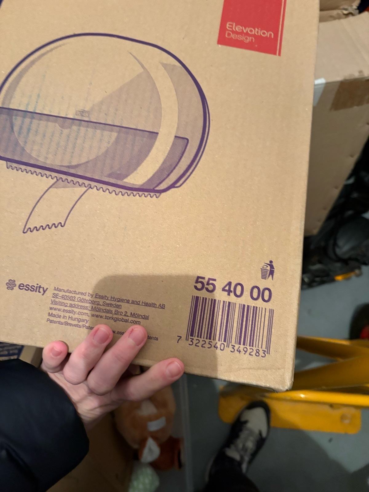 Tork jumbo toilet roll dispenser