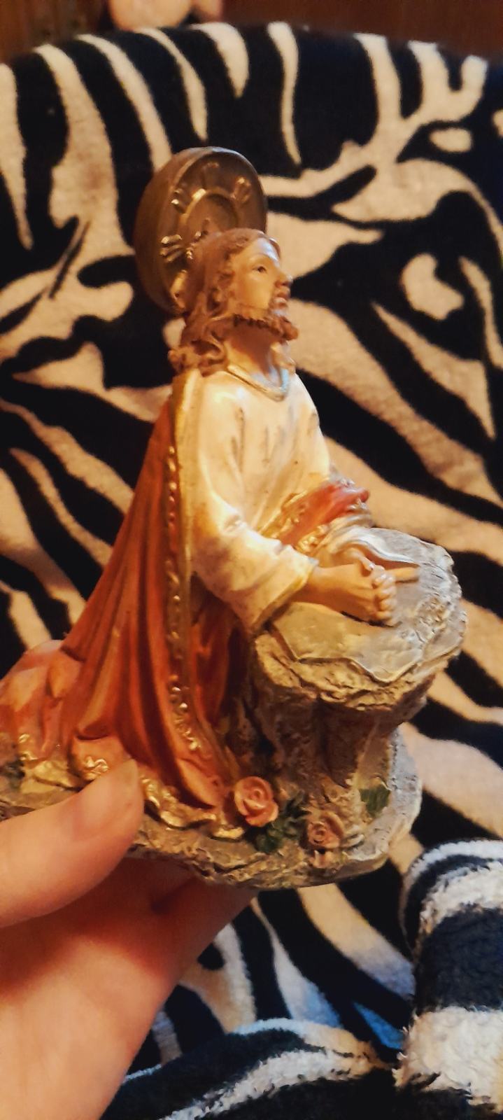 Nova figurica Isus se moli