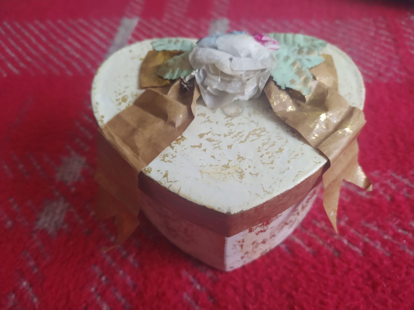 Kutijica za poklon u obliku srca