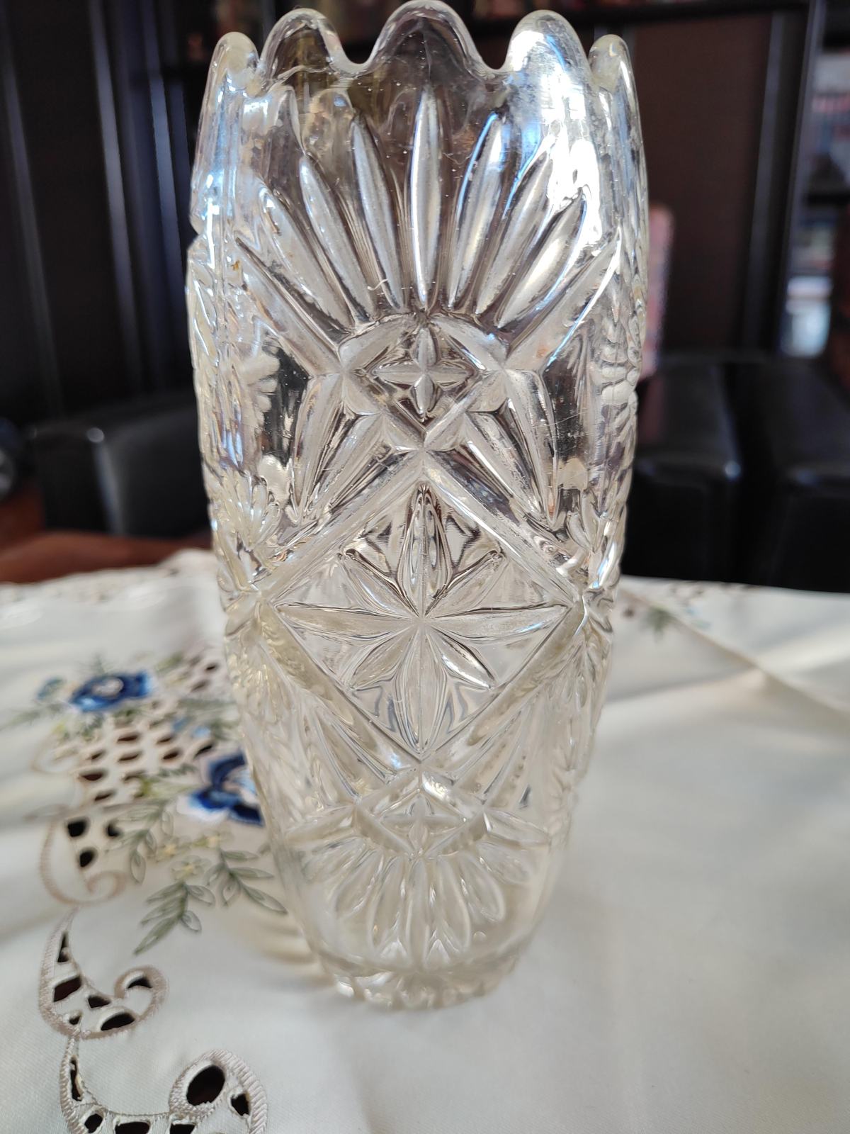 Staklena ukrasna vaza SNIŽENO