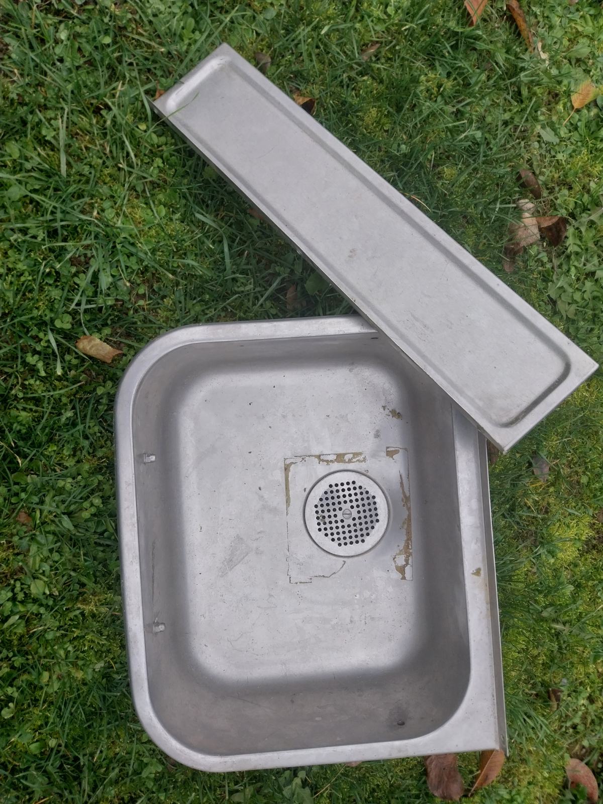 INOX Umivaonik sa policom