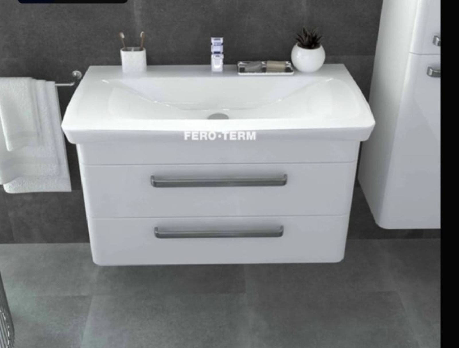 Kupaonski element viseći