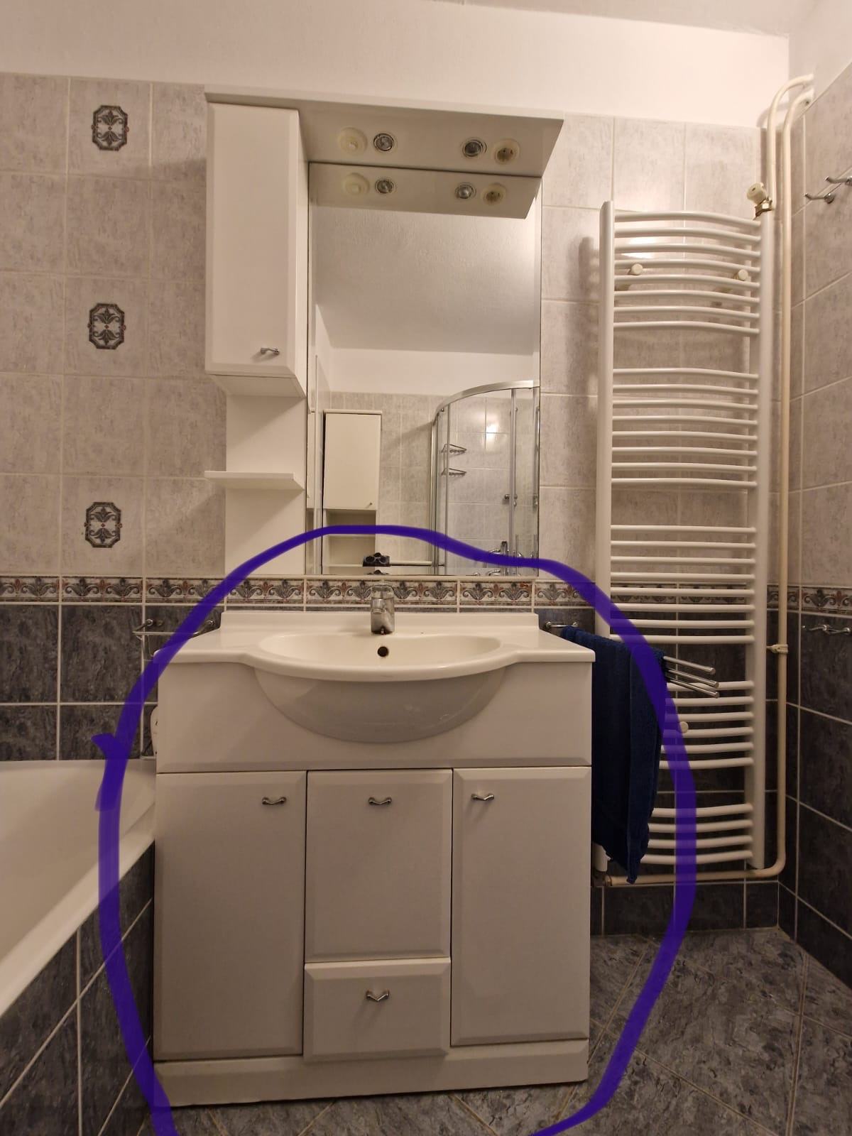 Kupaonski ormaric i umivaonik