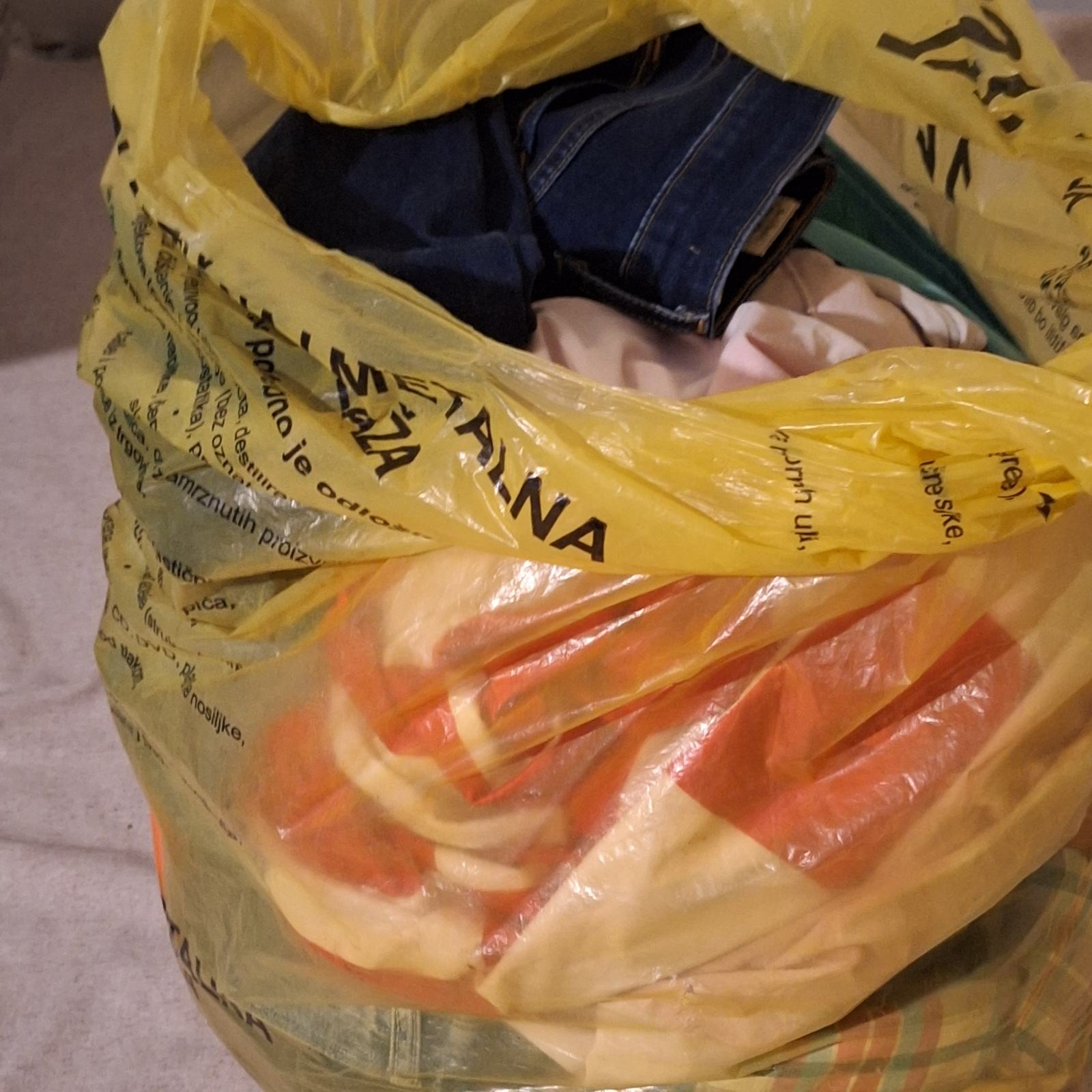 Robe,slika,knjige I ostalog