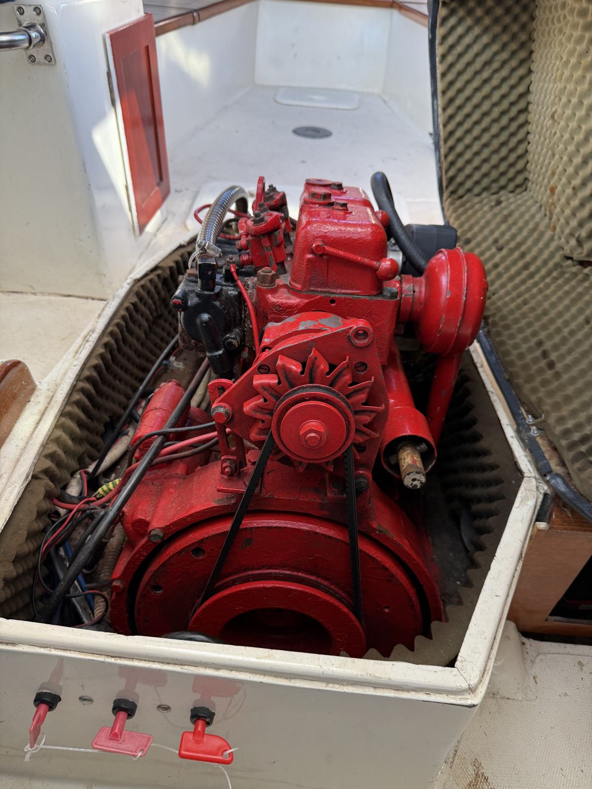 Prodajem brodski motor torpedo 18/24 (u dijelovima u kompletu)