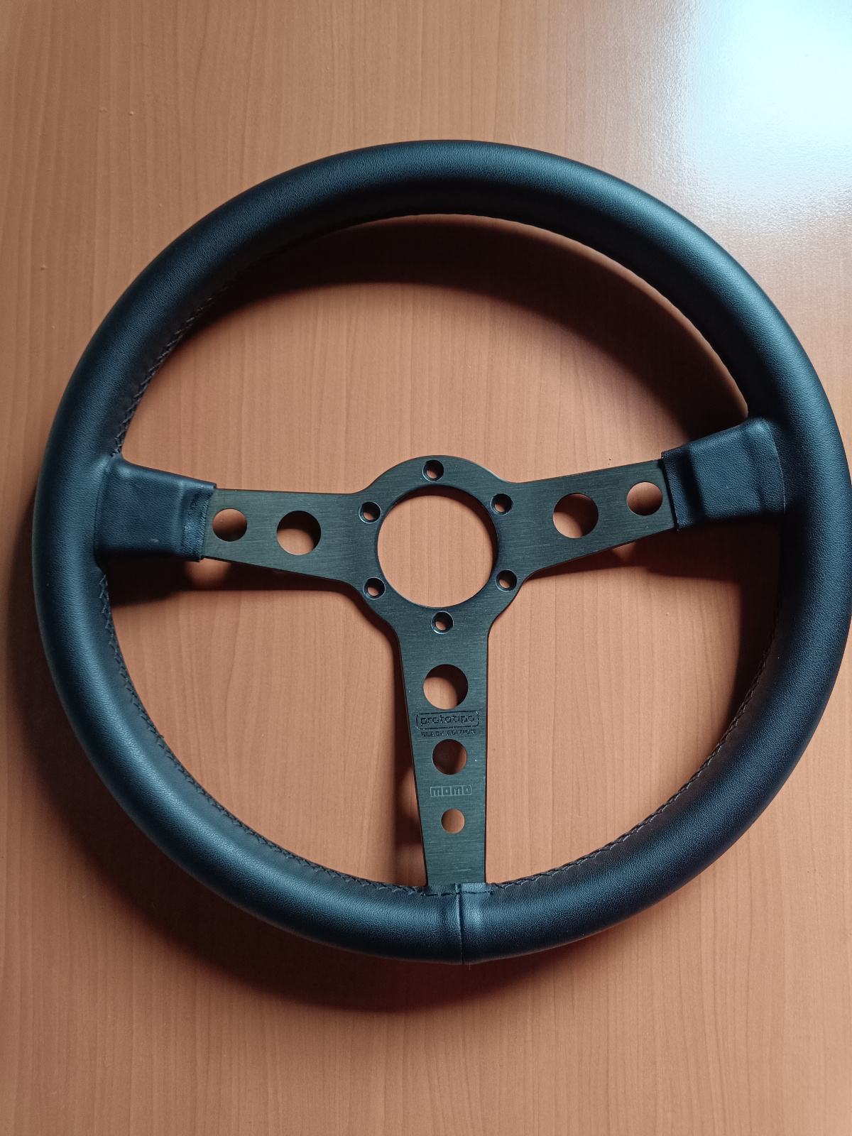 Momo prototipo Black edition sportski volan