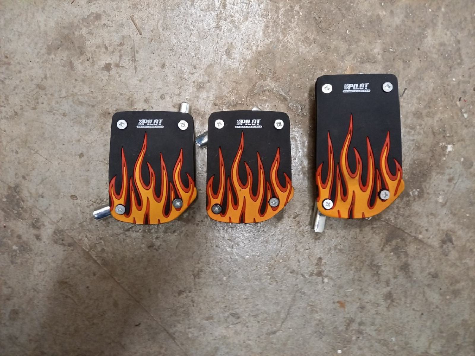 Pilot univerzalne papučice za auto