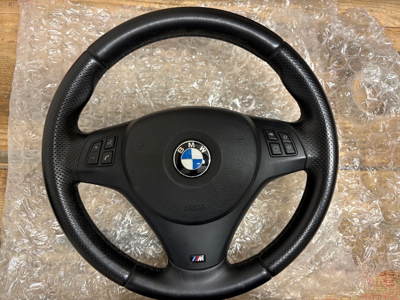 BMW E90 E91 E92 E87 M volan komplet