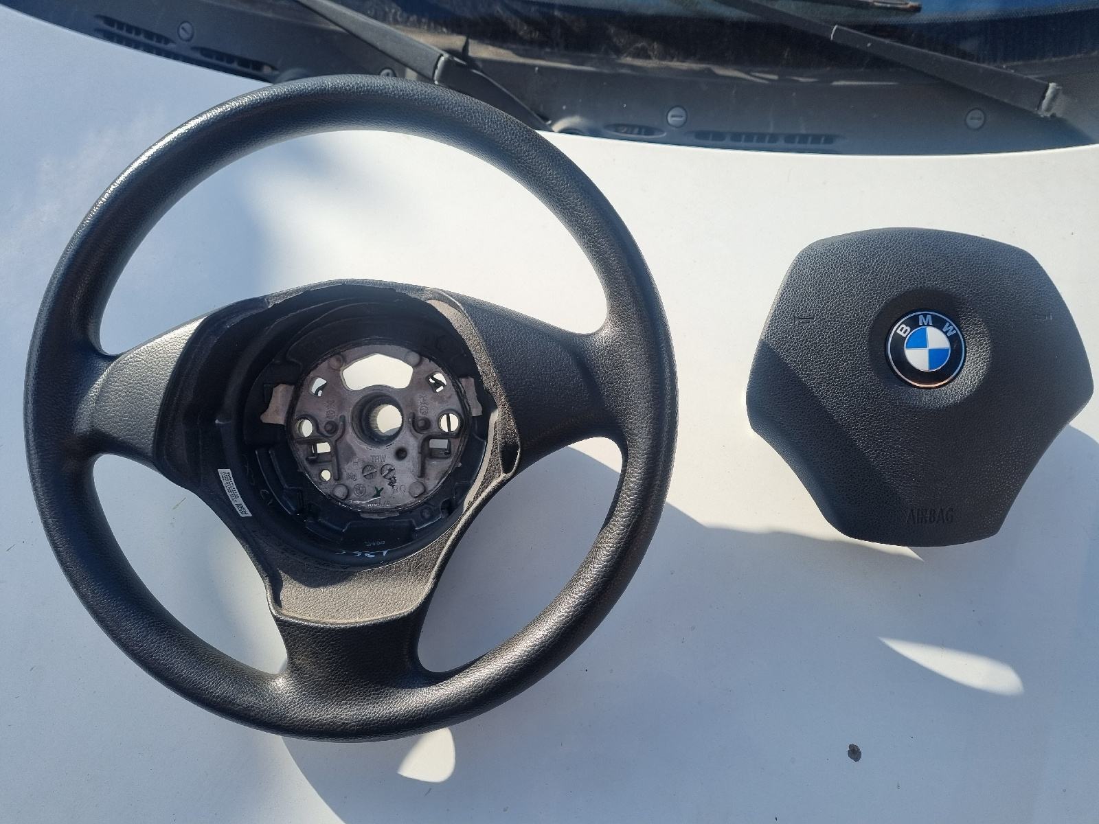 BMW E90-VOLAN SA ZR.JASTUKOM