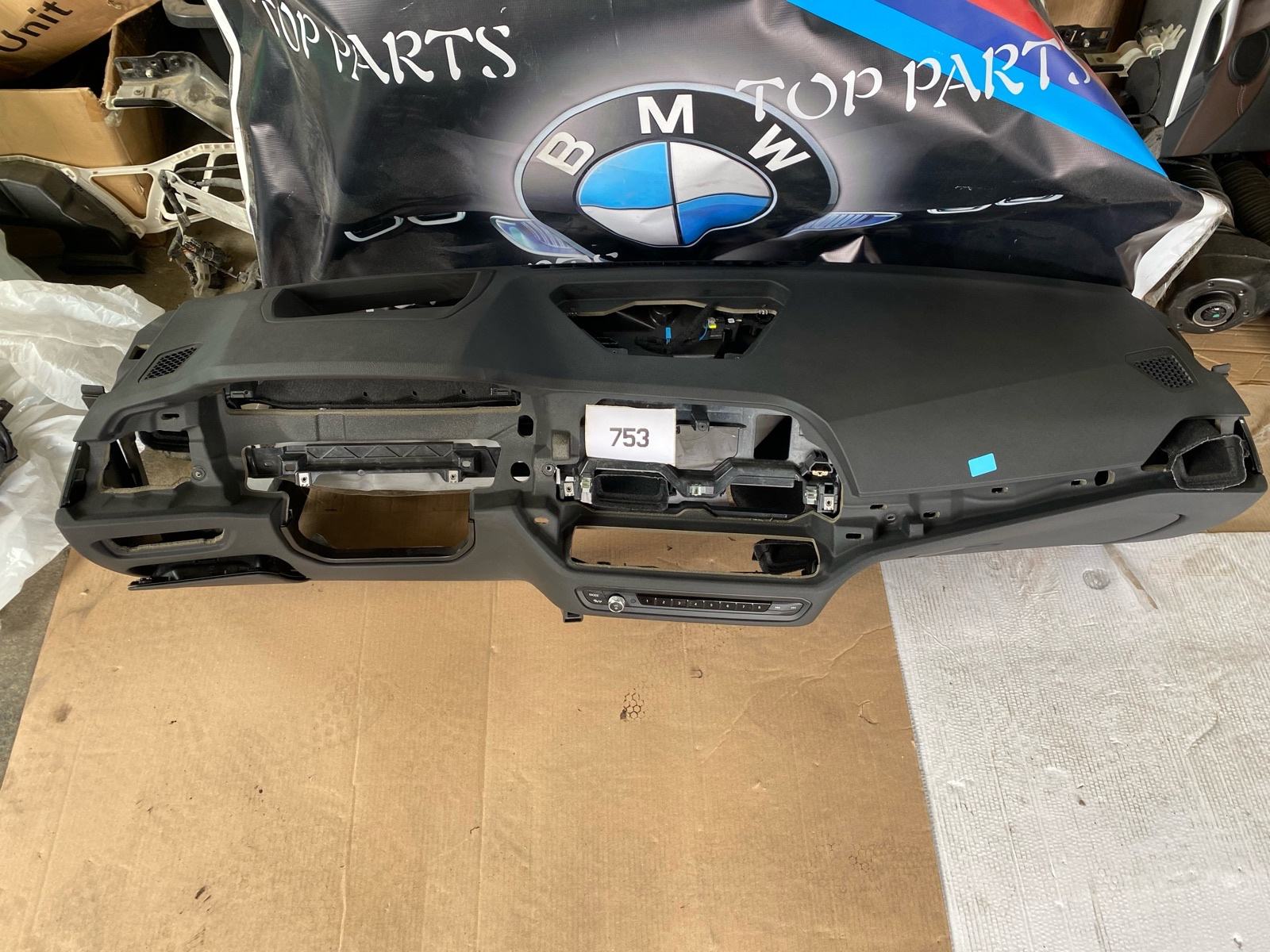 Bmw g20 g21 armatura s HUD-om