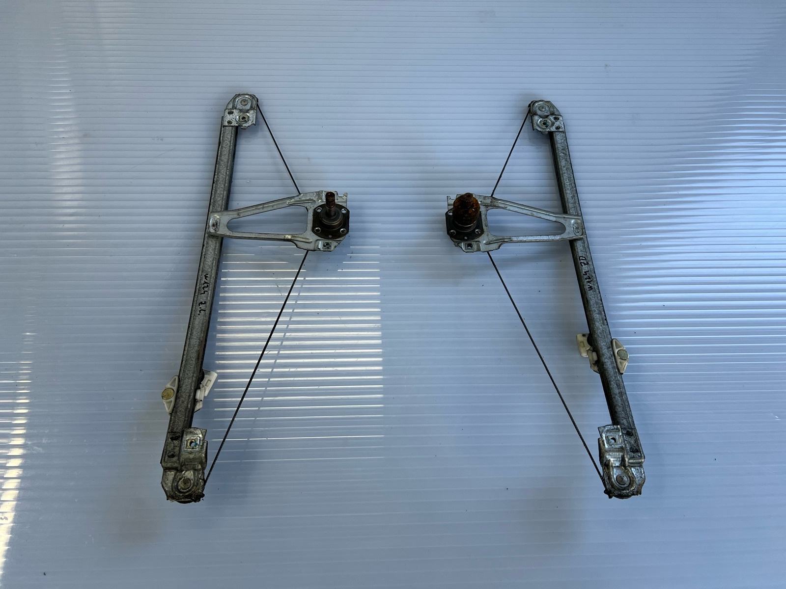 Mercedes 124 w124 straznji rucni podizaci stakla