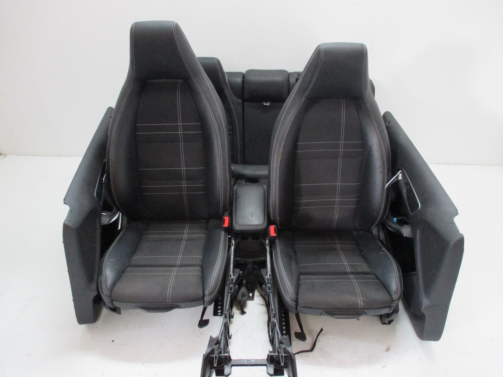 MERCEDES GLA A156 POLU KOZNA SJEDALA