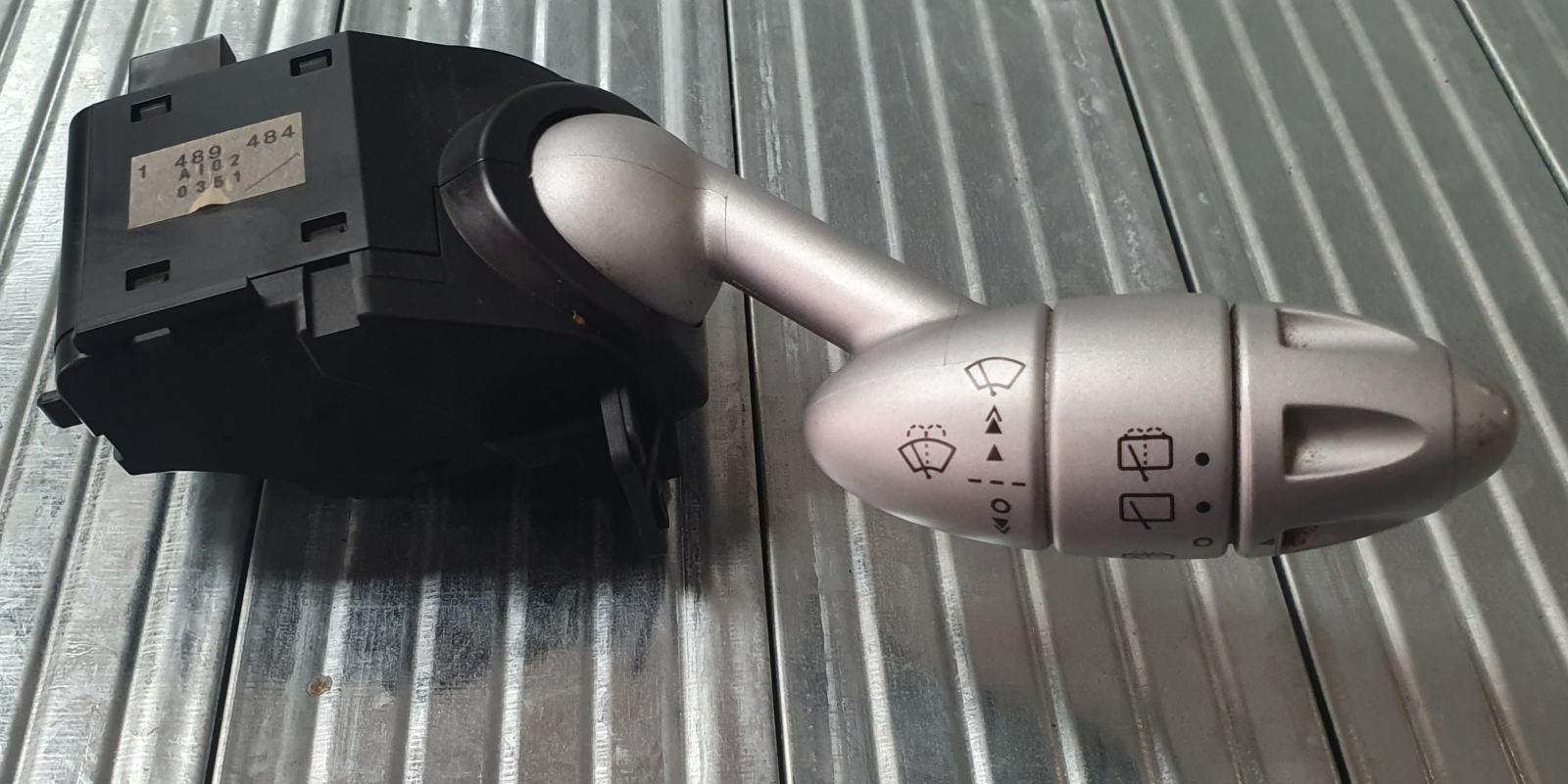 MINI COOPER 2004. R50 R52 R53 RUČICA ZA BRISAČE