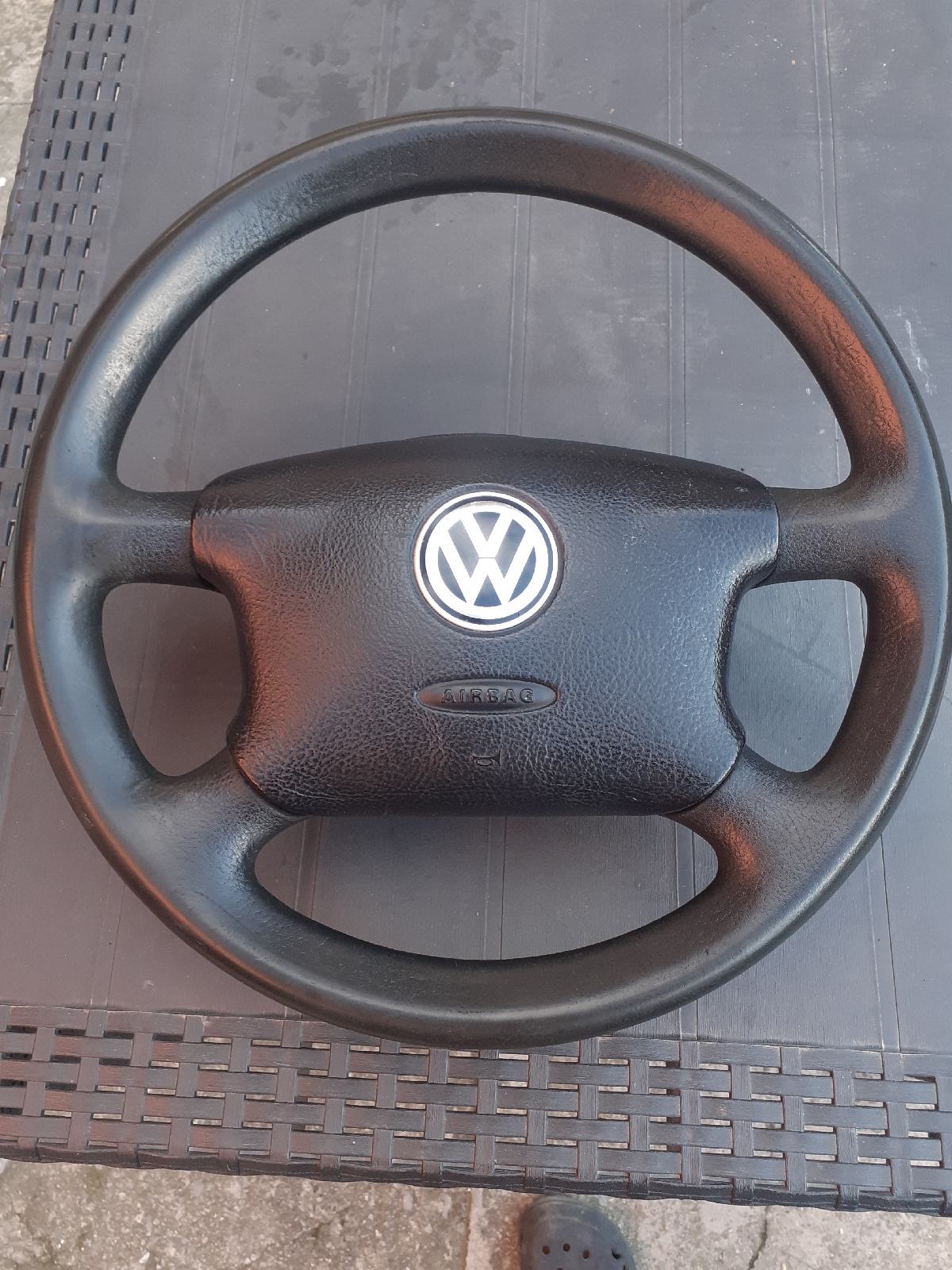 ORGINAL VOLAN S AIR BAGOM ZA GOLF 4,BORA,PASSATCADY