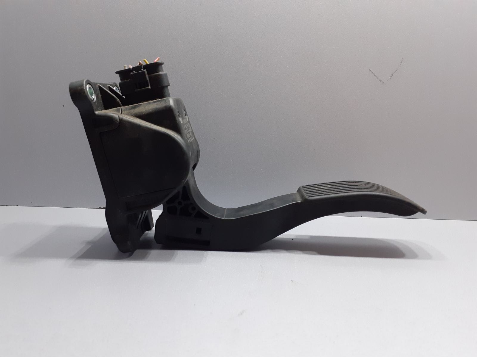 PAPUCICA GASA VW CRAFTER > 05-11 A9063000404