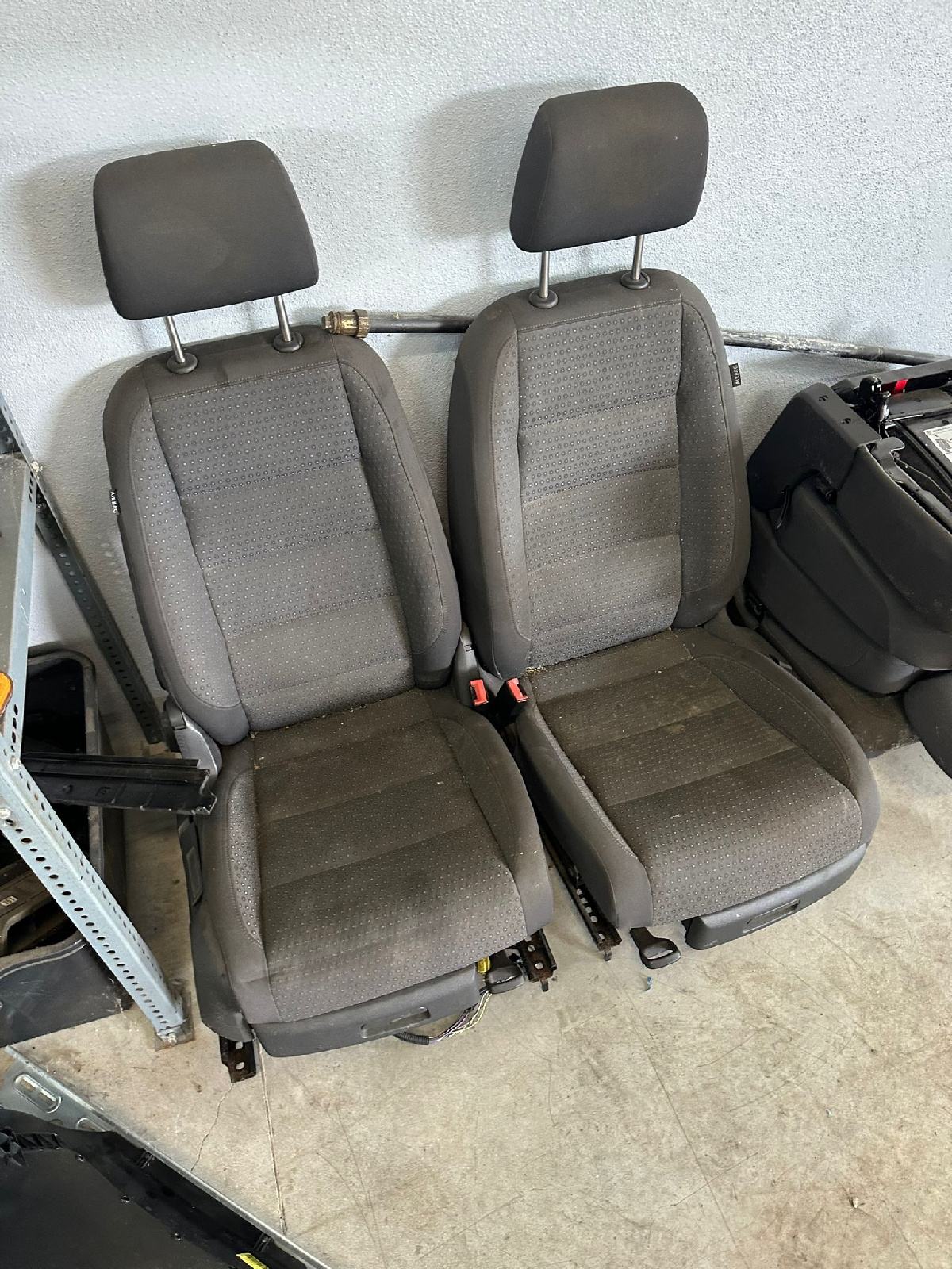 SJEDALA VW TOURAN CADDY