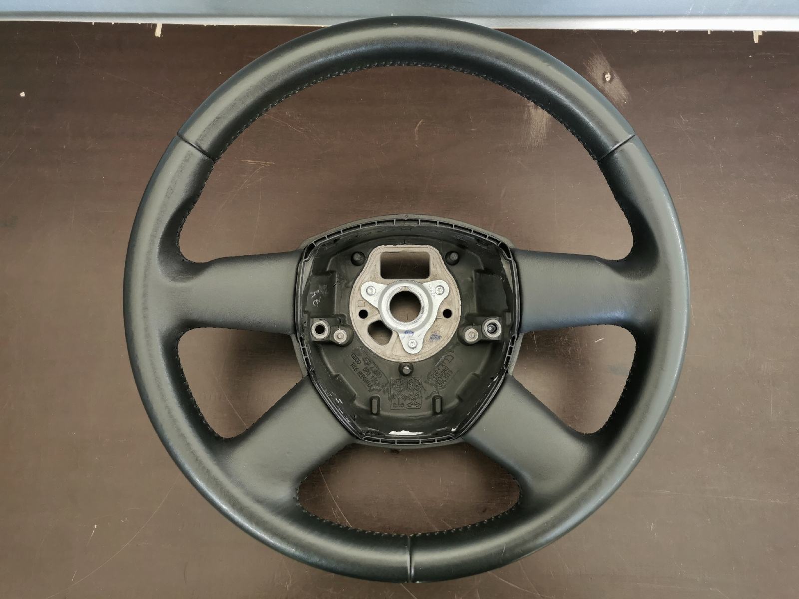 Volan Audi A3 8P Q5 8R 8P0124