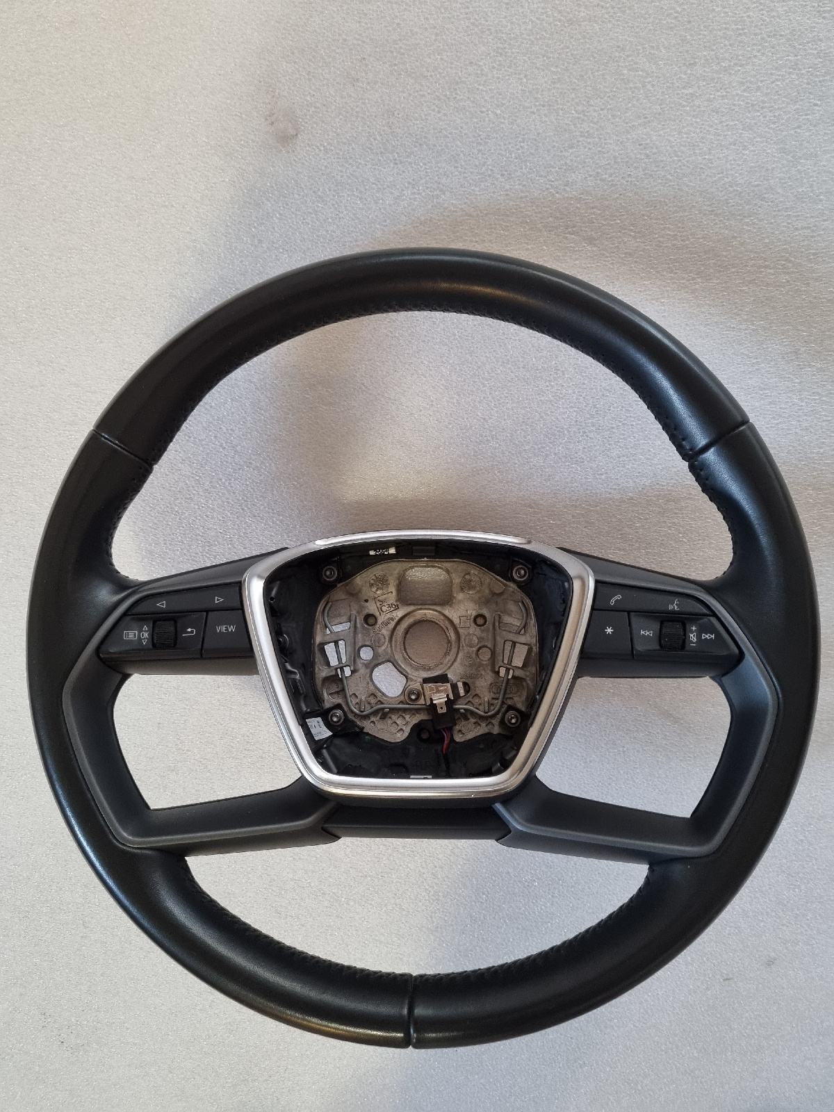 Volan AUDI A6 C8 200€