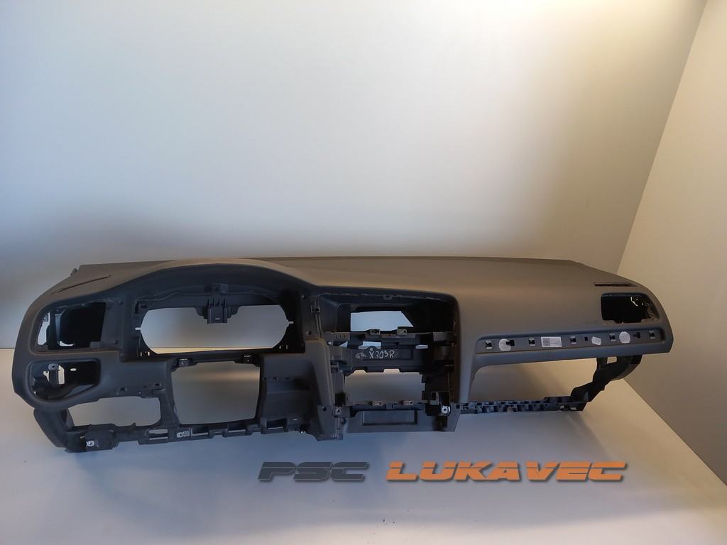 VW GOLF 7 ARMATURA GOLF 7 TABLA SA JASTUCIMA 5G1857181