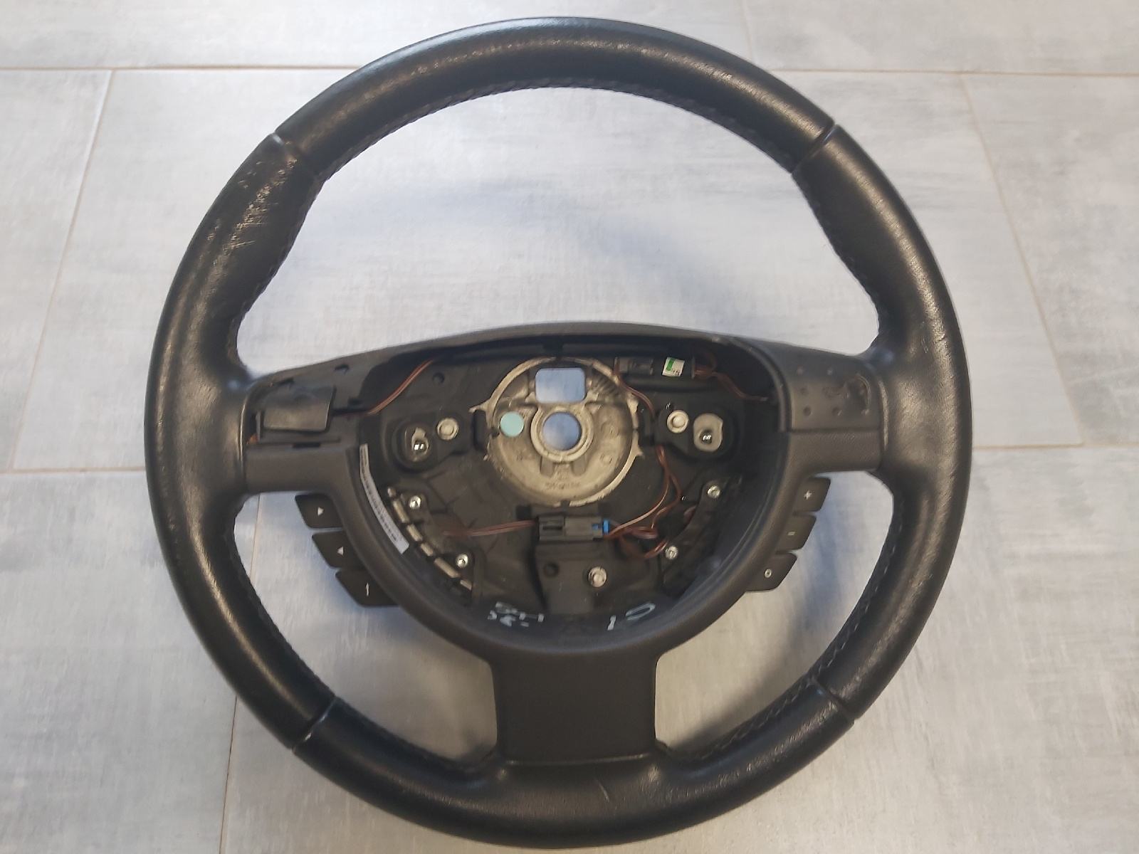 Opel Corsa C, Combo, Meriva - multifunkcijski kožni volan, original