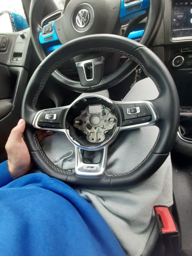 Prodajem volan r line kao nov