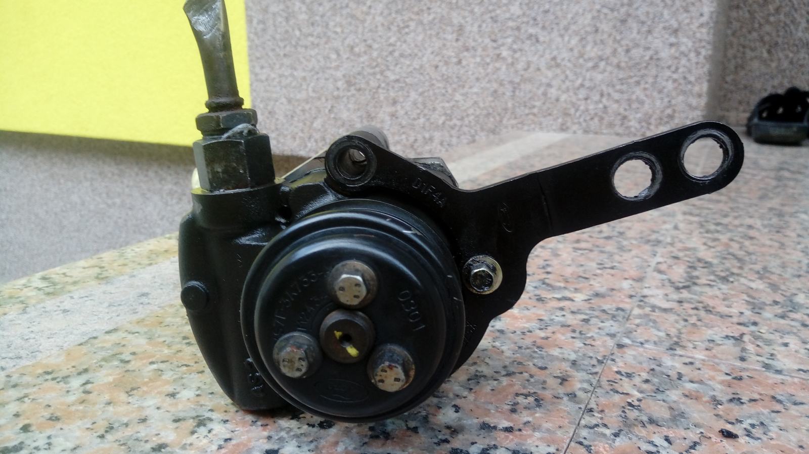 Servo pumpa Ford