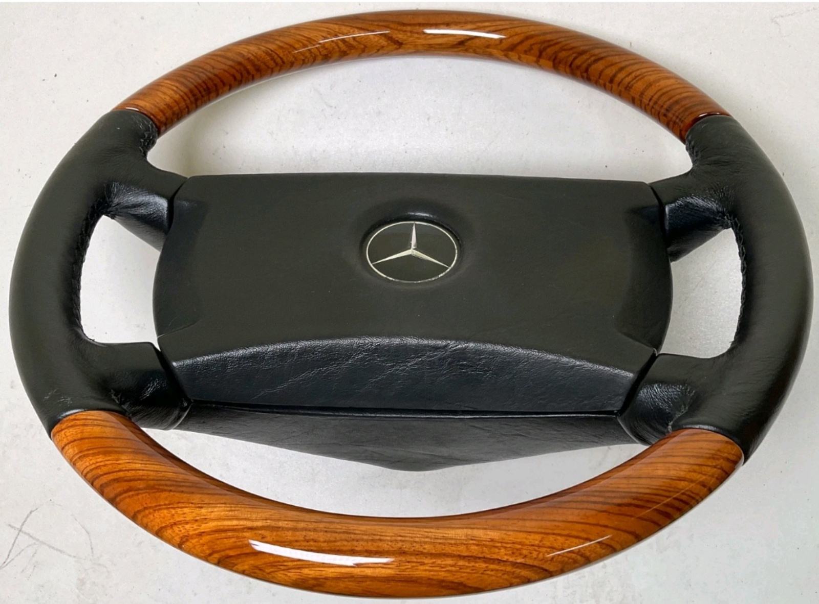 Volan drvo koža – Mercedes W123 W124 W126 W463 R129