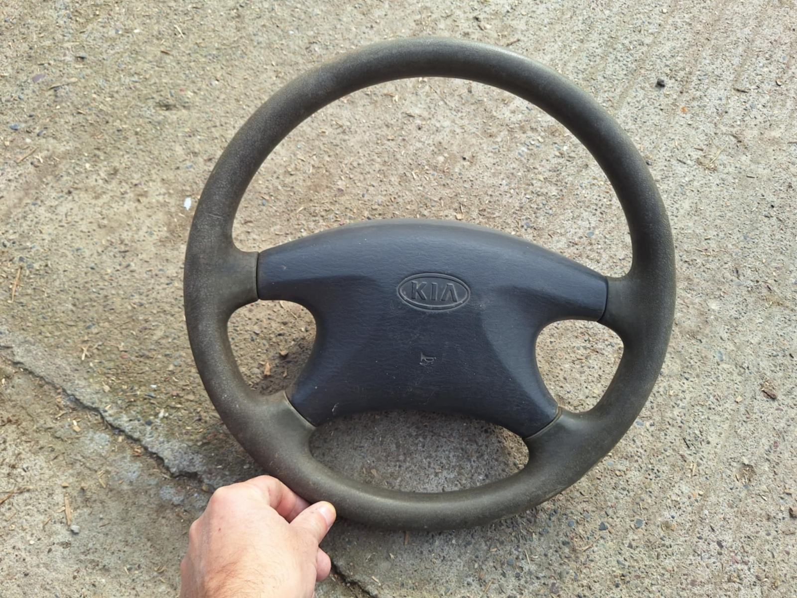 volan kia pride 2000g.