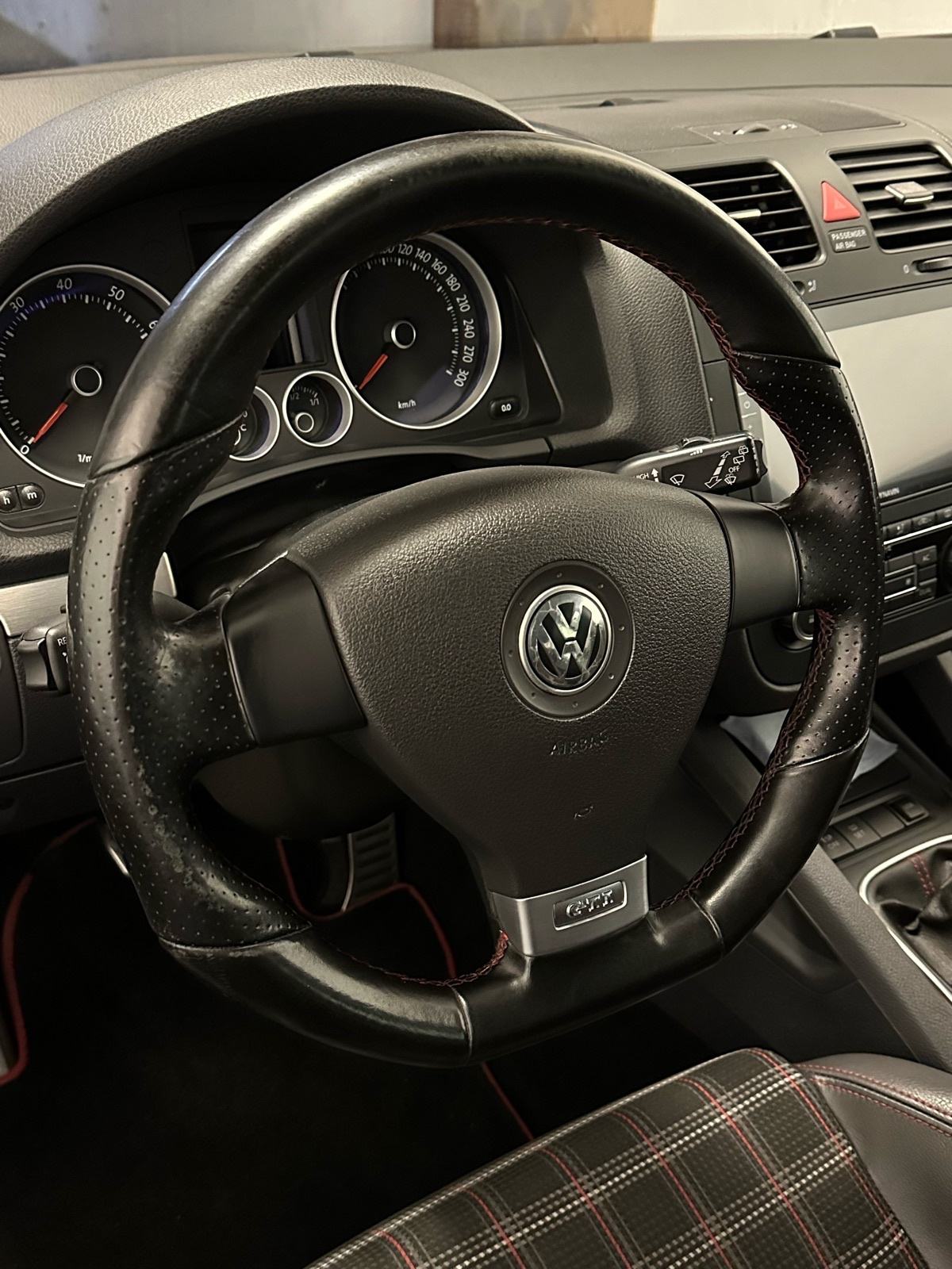 VW Golf 5 Gti Edition 30 volan sa Airbagom