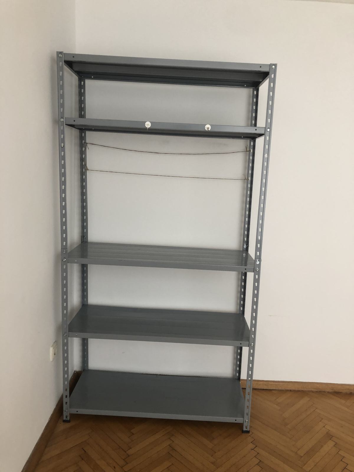 Jednostavna metalna polica, 13EUR