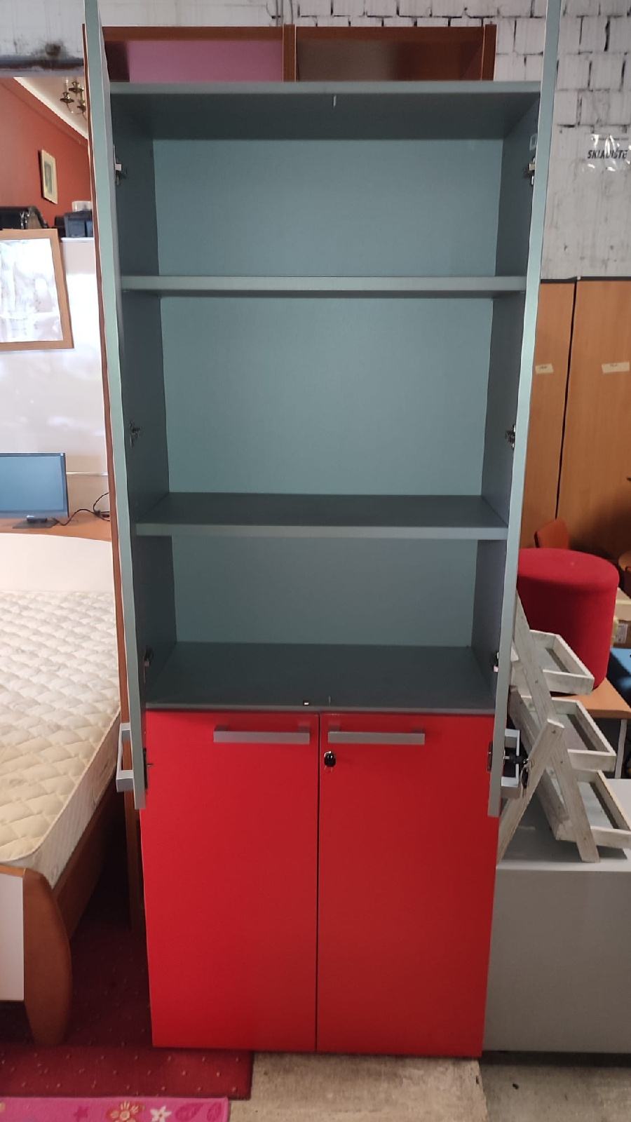 Uredski ormar u odlično. stanju