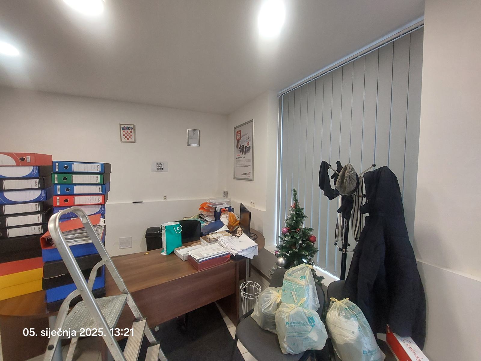 UREDSKI NAMJEŠTAJ , NAMJEŠTAJ ZA URED